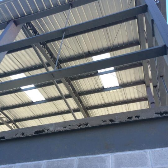 Diseño, fabricación y montaje de galpones industriales, cuartos fríos ...